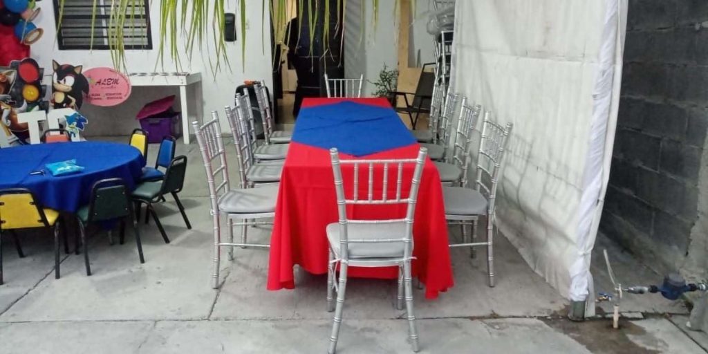 Renta de Paquete de Mesa Rectangular con 10 Sillas Tiffany y Mantel ...